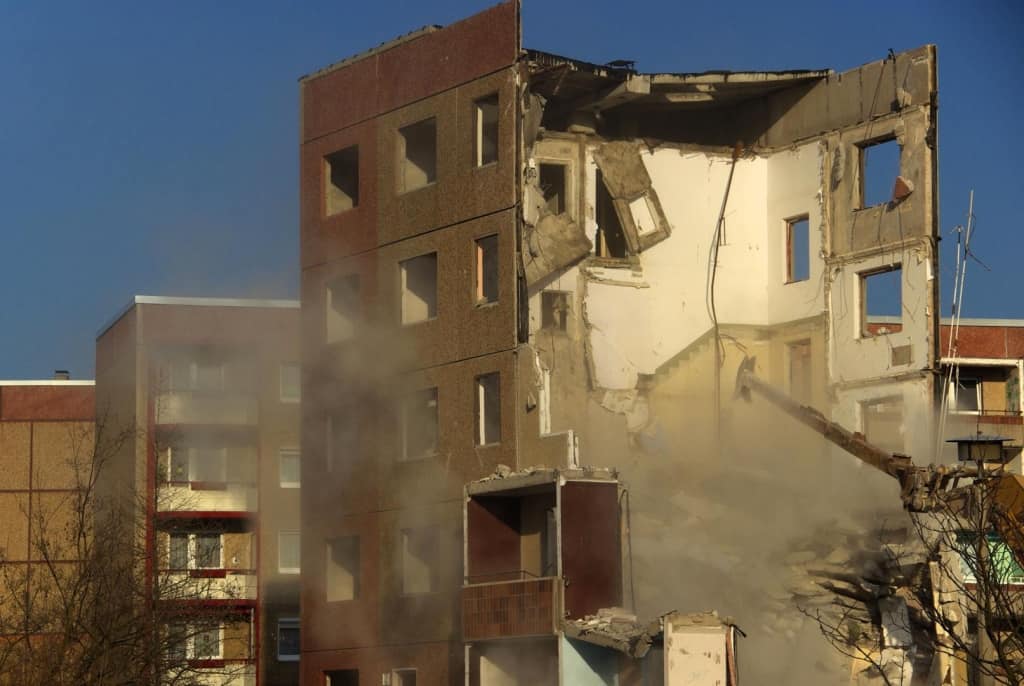 INSIDE & OUT DEMOLITION – DOMESTIC AND COMMERCIAL DEMOLITION AND ...